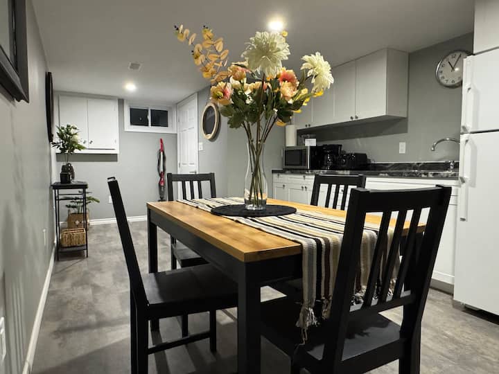 Private Apartment | Ideal For Business & Couples - Grand Sudbury