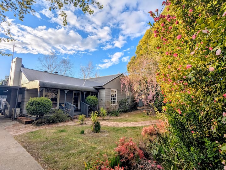 Bessie's Mill Cottage - Bright