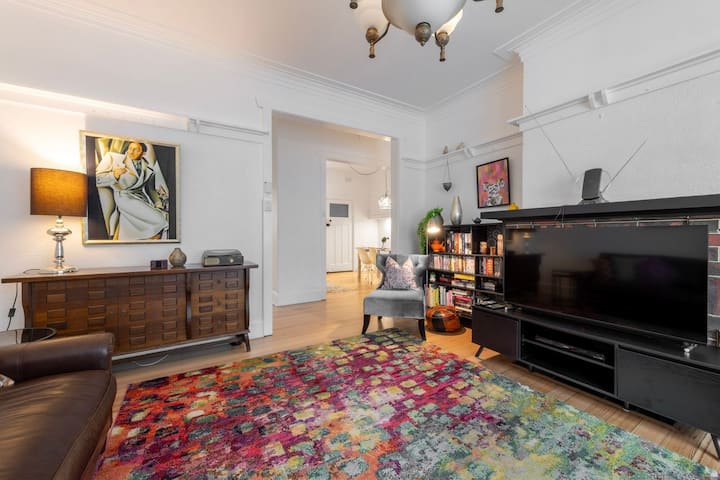 Charming 3 Bedroom Retreat By St Kilda Gardens - St Kilda