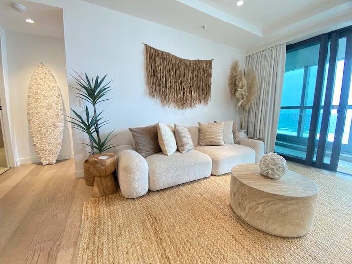 Elegance Oceanview 2br Suite -The Langham +Parking - Broadbeach