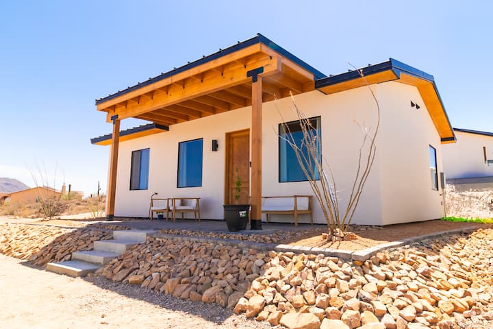 Elegant Modern Retreat 2br - Casino Del Sol