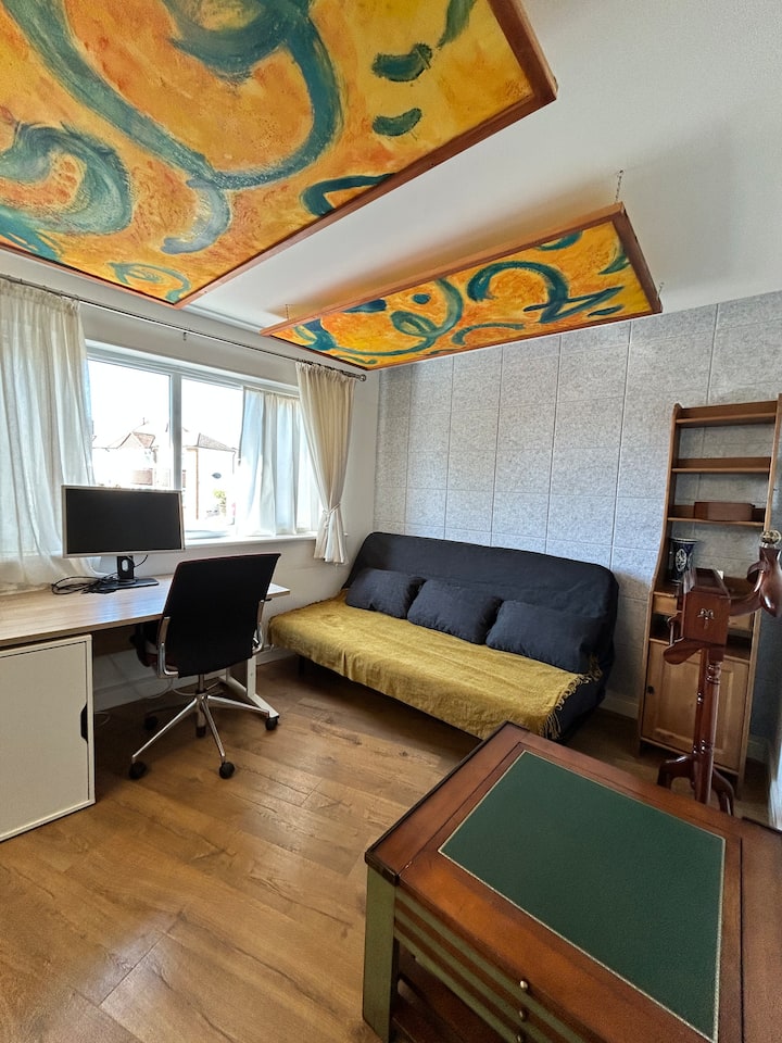 Peaceful One-bedroom Affordable - Surbiton