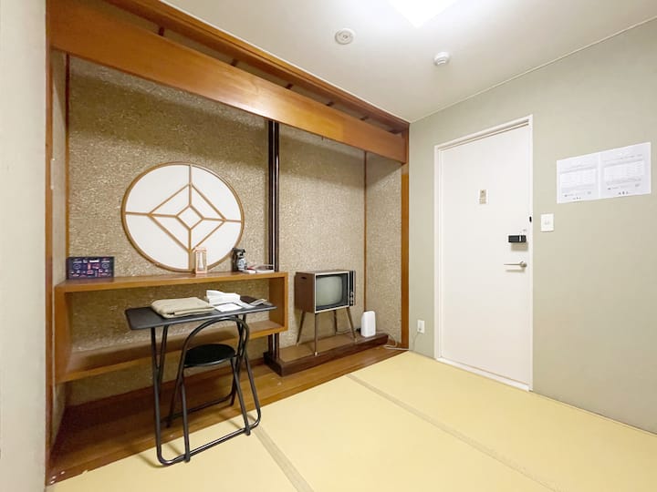 【3階】和室4畳 アウトバス - 沖縄市