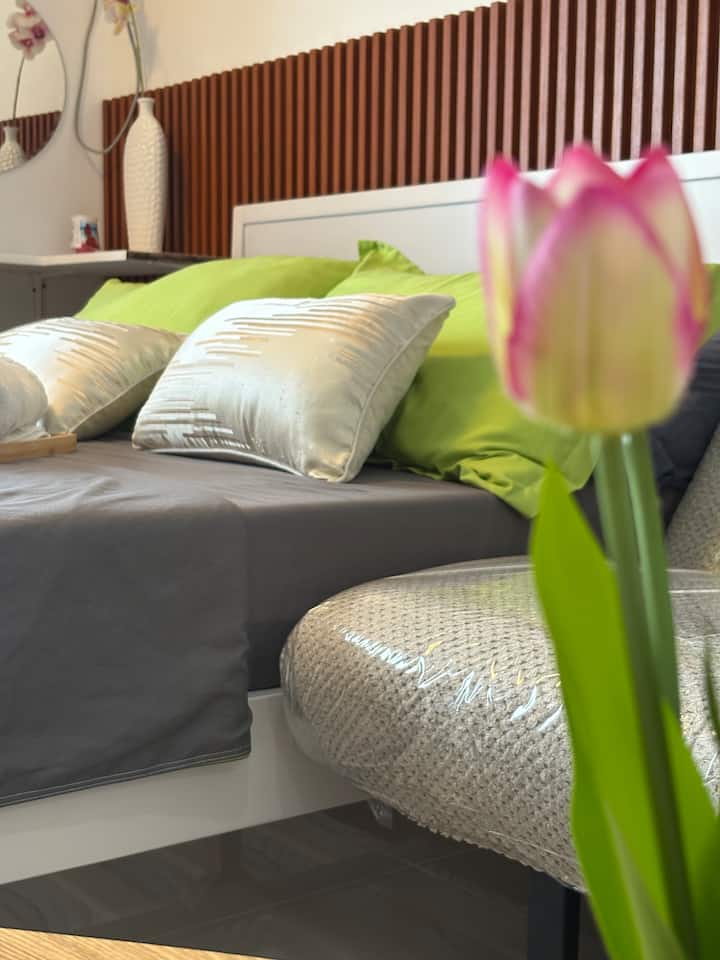 Condo In Iloilo For Couple | Fast Wi-fi - Iloilo City