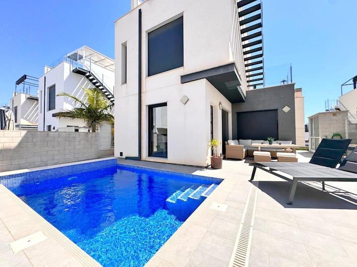 Belle Villa Avec Piscine Privée Et Communautaire - Playa Flamenca