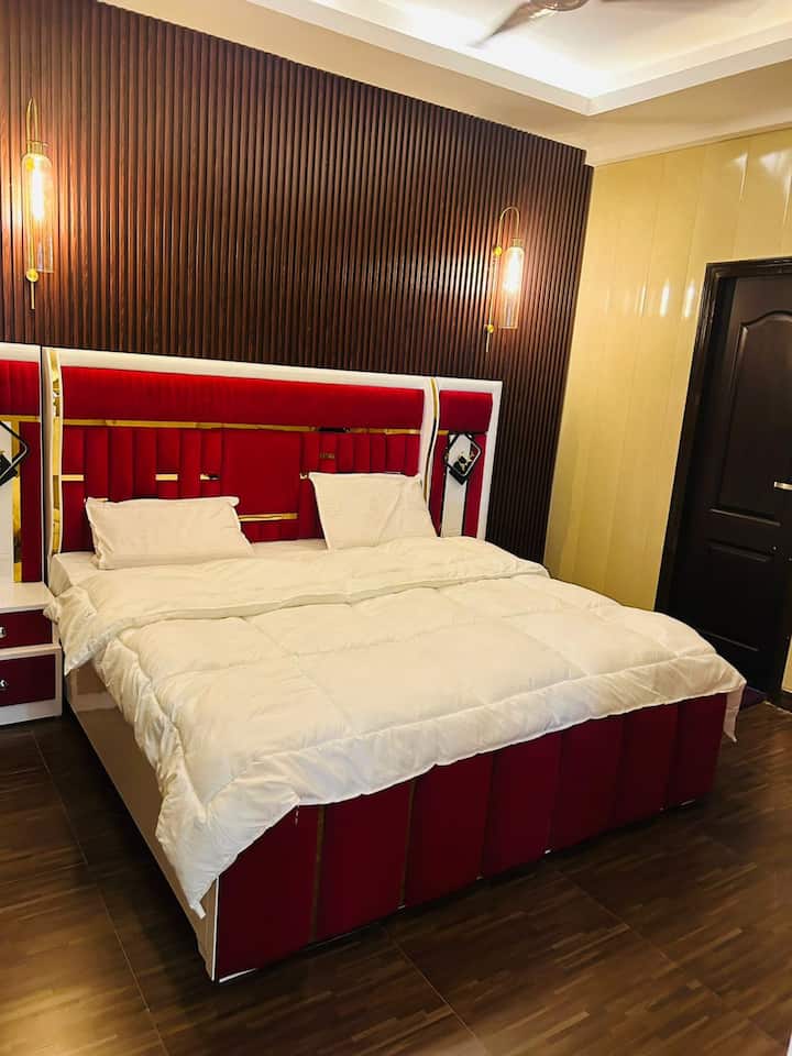 Flat In Lucknow - Lucknow