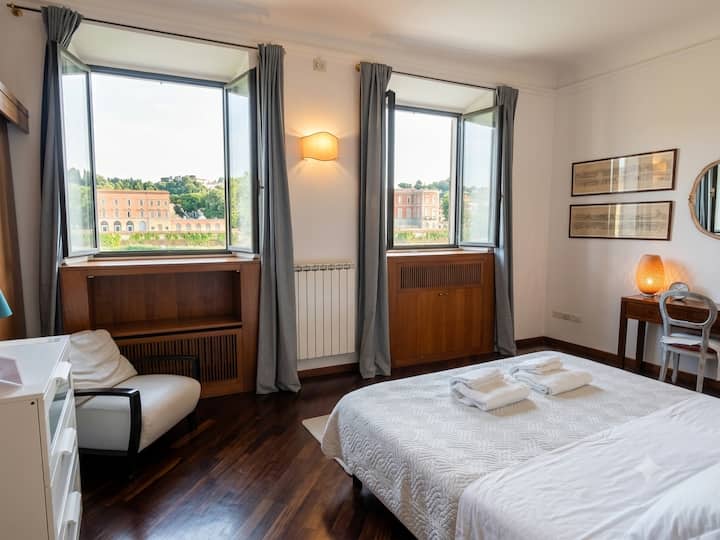 Central River View Central, Fast Wifi & Ac - Florence