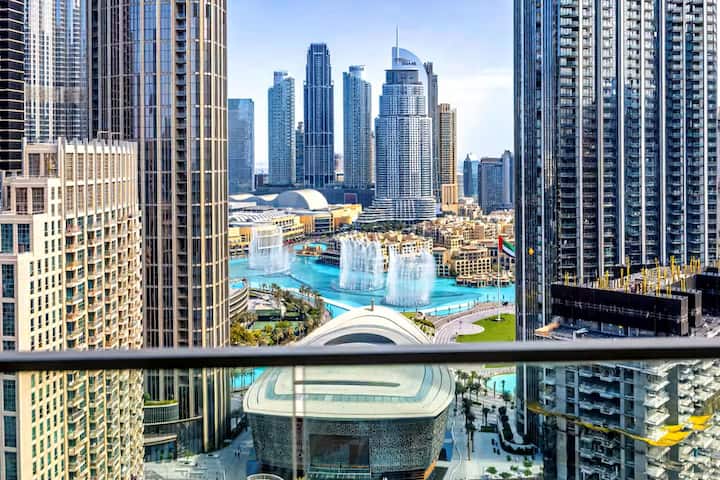 Vogue | Forte Opera District Downtown | Dubai Mall - Dubái