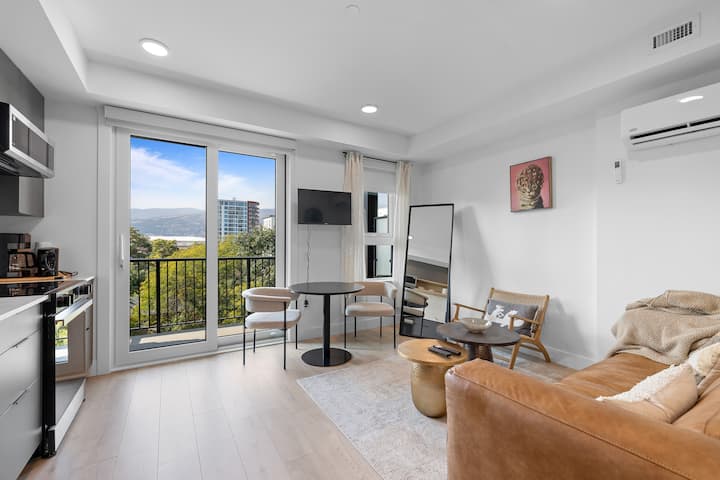 Brand New Condo Downtown Kelowna - Kelowna