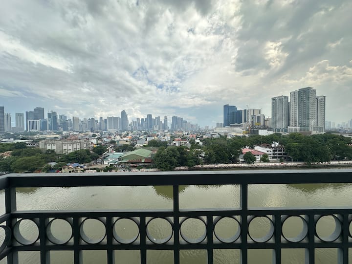 Cozy Condo In Mandaluyong | Balcony, Pool &Netflix - Manila