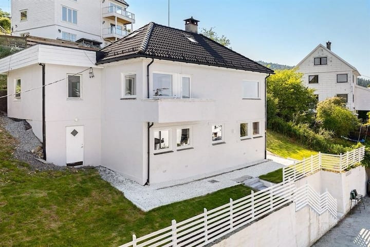 Lite Men Billig Soverom Sentralt - Bergen