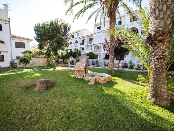 Charmante Maison Avec Terrasse Et Piscine - Torrevieja