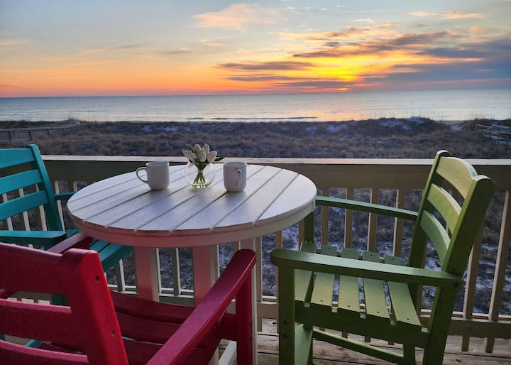 Lily's Cove - Oceanfront, Pool, Near Boardwalk - Carolina Beach, NC
