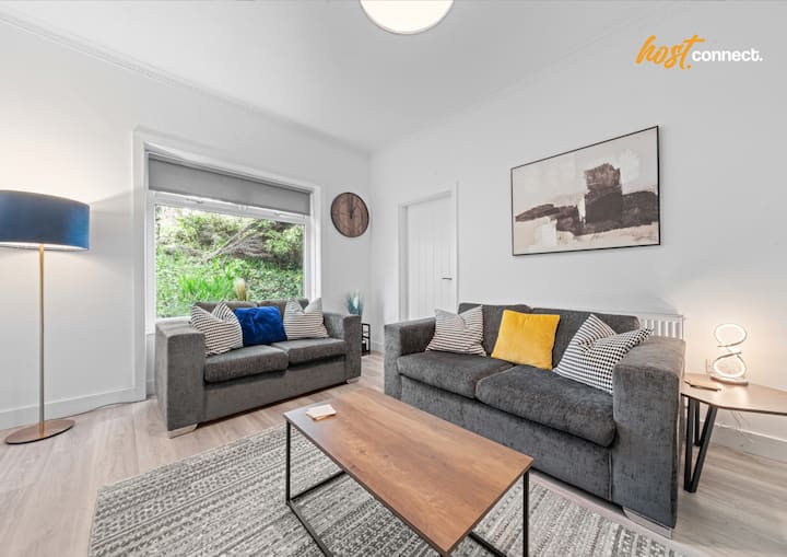 Glasgow 3br House W/ Parking - Glasgow