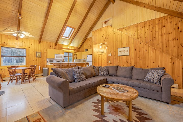 4 Br Wooded Getaway On Long Pond! [Woodsy Pines] - Acadia National Park
