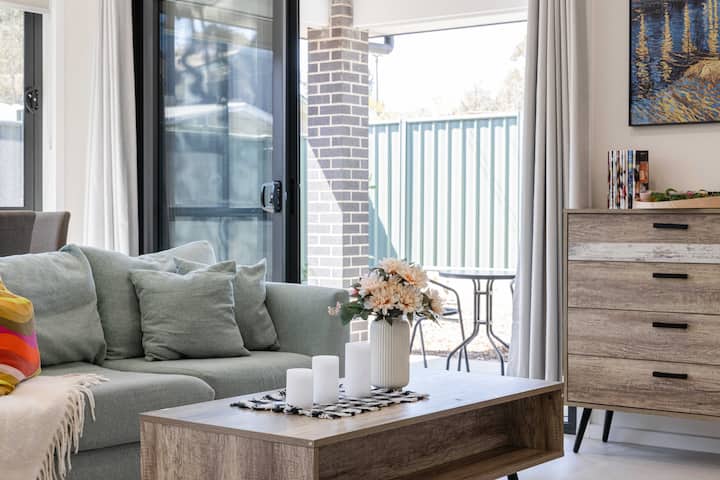 4bedroom 2parking House@flynn #Smarttv#desk#wifi1 - Canberra