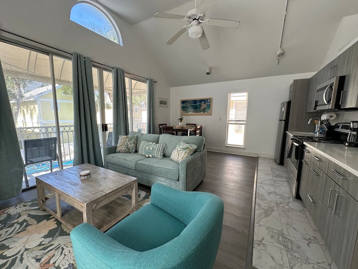 Renovated High Ceiling Condo*gulf View* Lofty! - Destin, FL