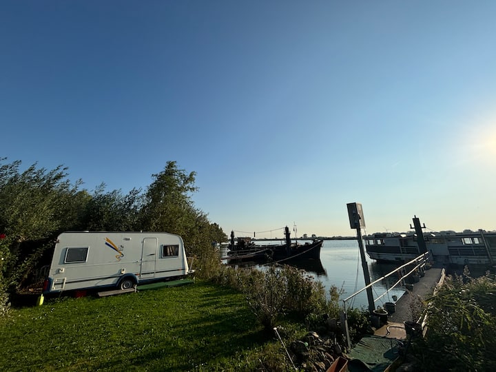 90 Ties Caravan In Nature - Vianen