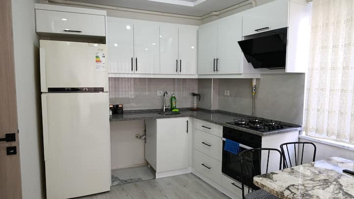 Merkezi Konumda ŞEhrin Göbeğinde - Lapseki