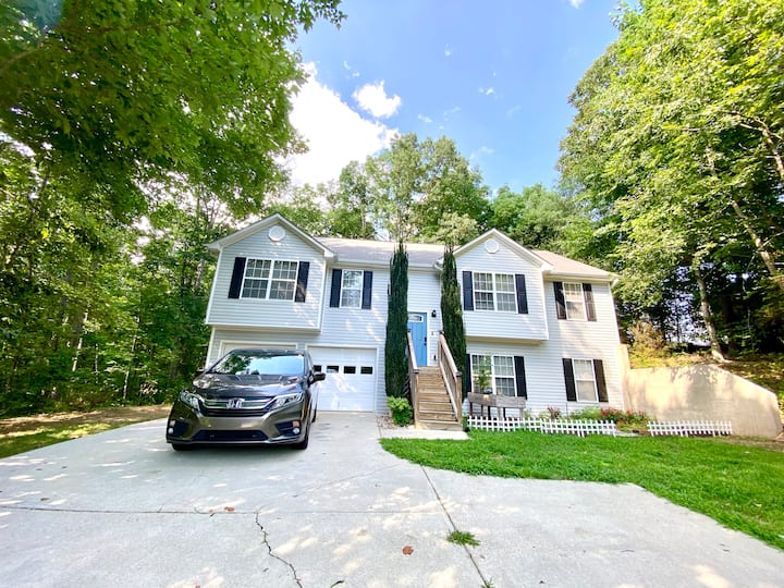 Flowery Branch ｜ Comfortable Br | Clost To Ung - Flowery Branch, GA