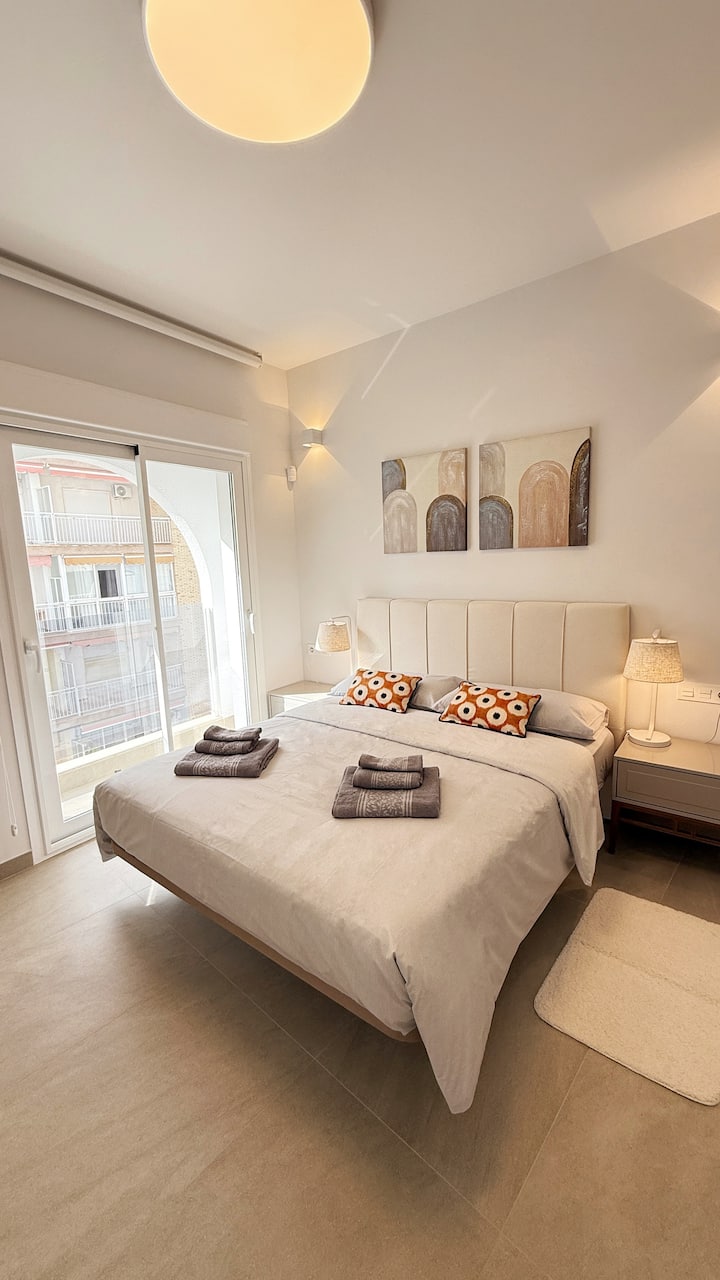 Modern 3-room Apt • Terrace • Seafront - Torrevieja