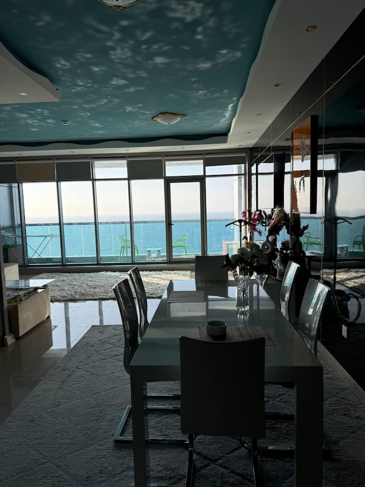 Luxury Beach House With Sea View! Pool&gym&jacuzzi - Ajman