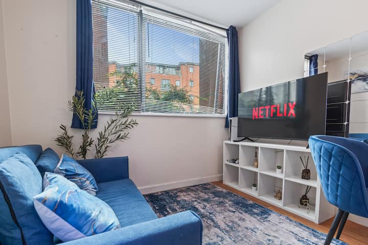 Ps5|wifi|netflix|luxury|birmingham City Centre - Birmingham