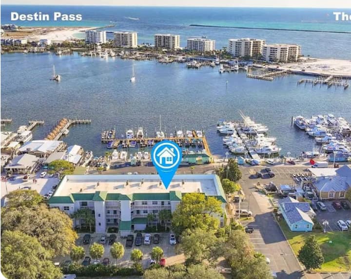 Destin Harbor Boardwalk With Boatslip - Destin, FL