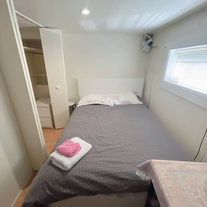 Airport Private Room - Vancouver