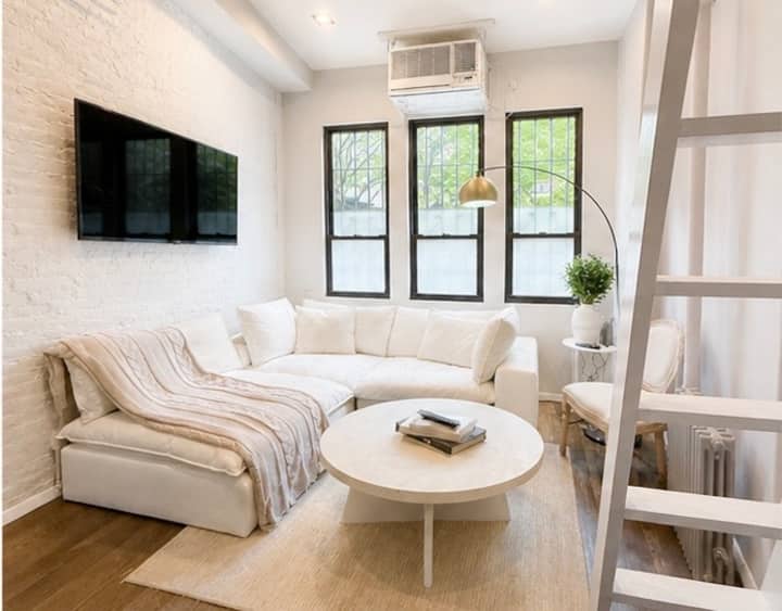 Lovely Duplex Heart Of Soho With Charming Alcove - New York City