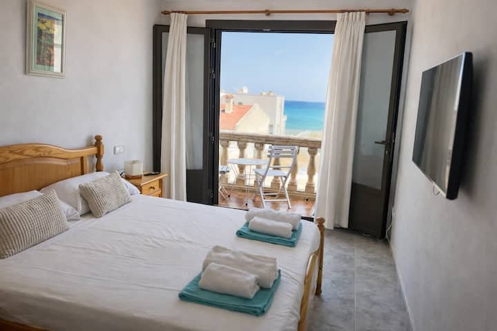 Sant Lluis: Your Mediterranean Retreat - Mayorka