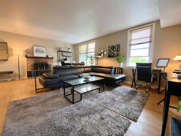 8 Min To Airport+upscale 2brm W/ King+balcony - Chester, PA