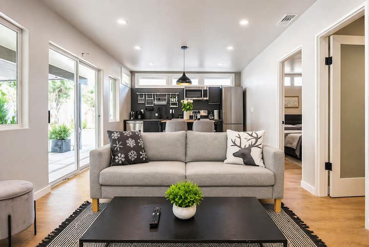 Secluded Charm: 2 Master Suites | West Hills City - Agoura Hills, CA