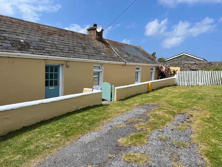 Beach Cottage, Kilshannig, Maharees, Castlegregory - Dingle Peninsula