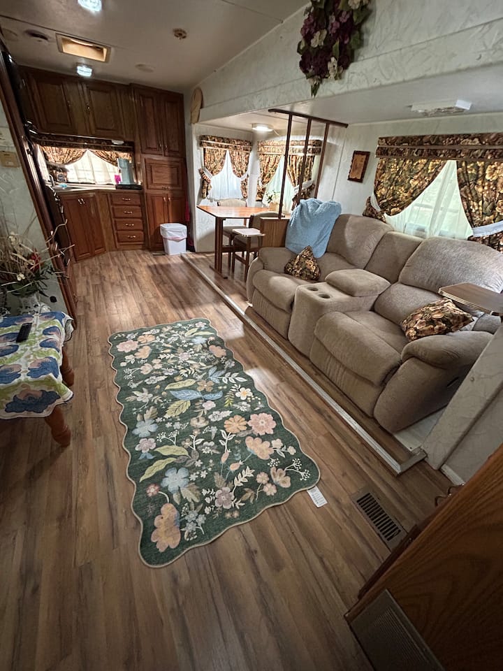 Quiet Vintage Rv 15 Min To The Villages And Ocala - Lake Weir, FL