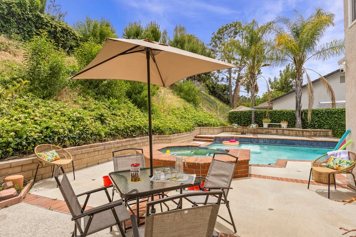 White Lotus Fun Home! Family Friendly | Pool Home - La Puente, CA