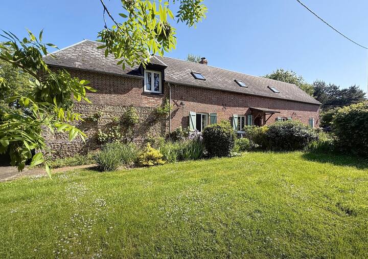 Jolie Maison De Campagne Dans Un Cadre Bucolique - Normandía