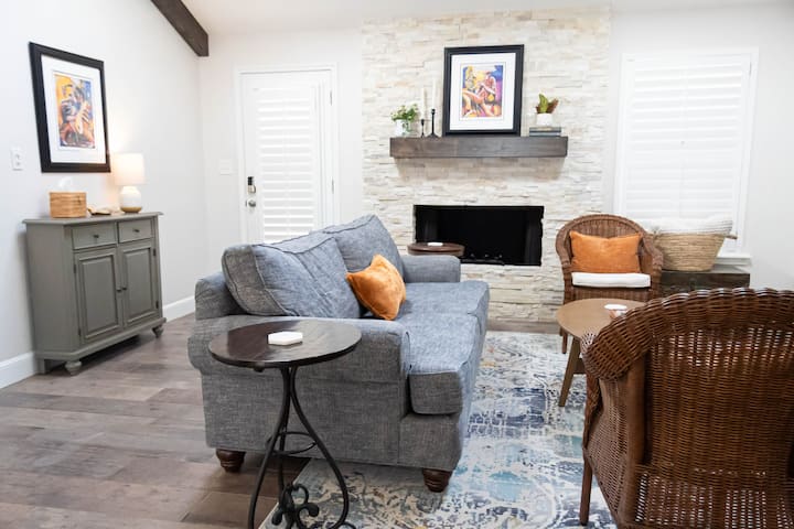 Luxury • Curated • King Bed • Workspace - Midland, TX