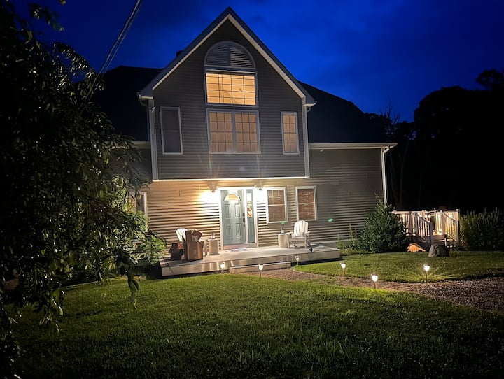 Family Friendly Fall Getaway | 5br - Rhode Island