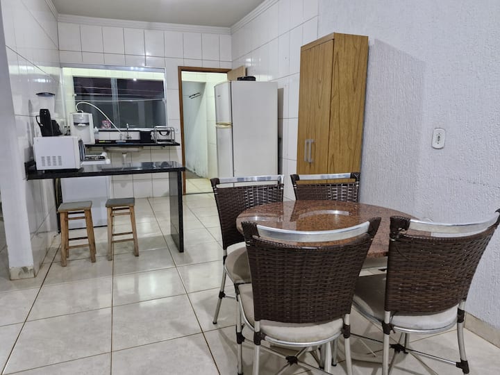 Casa Espaçosa C/ Ar-condicionado • Até 6 Pessoas - Uberaba