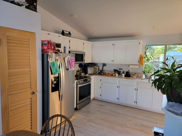 Private Bed & Bath In Quiet Monroe Home - Monroe, WA