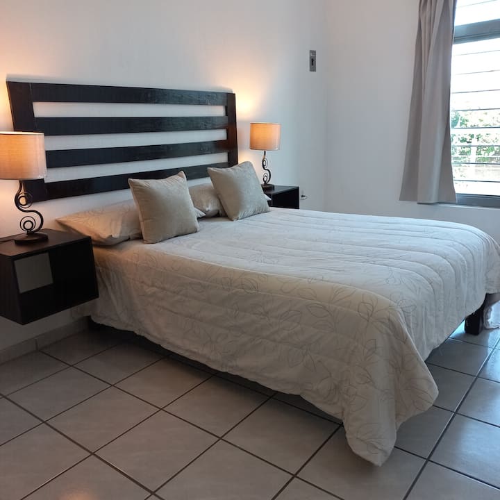 Estancia Cómoda, Cerca De Arena Gdl Y Zoo. - Guadalajara