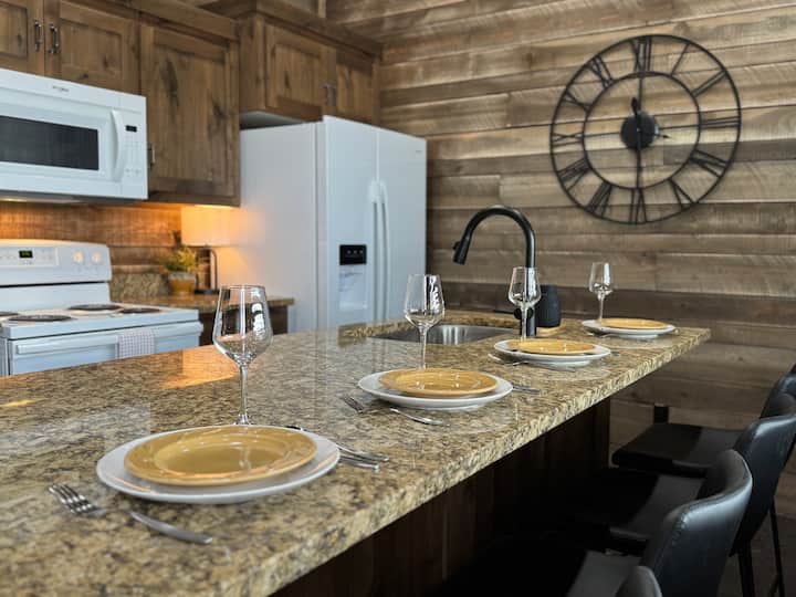 Pinion Pines Chalet #18; Ac - Wifi - Coffee Bar - Island Park, ID