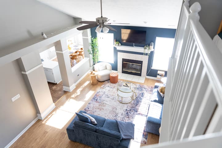 Charming Cul-de-sac Home - Carmel, IN