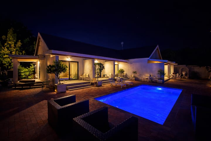 Pool Suite | Luxury Escape - Oudtshoorn