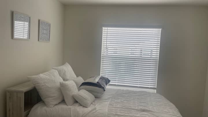 Private Room In New Home - Land O' Lakes, FL
