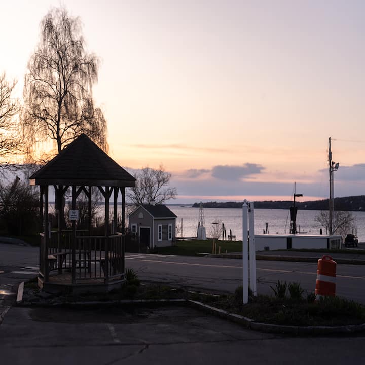 2 Queen Porch - Rockland, ME