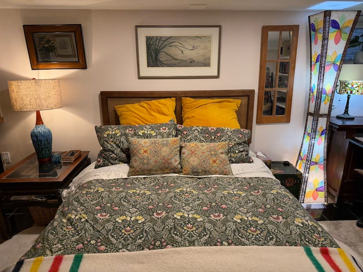 Upper Beaches Getaway - Private Suite W/bathroom - Toronto
