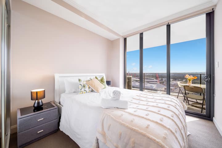 Near Stadium&train Station 2b1b1p Apt - Parramatta