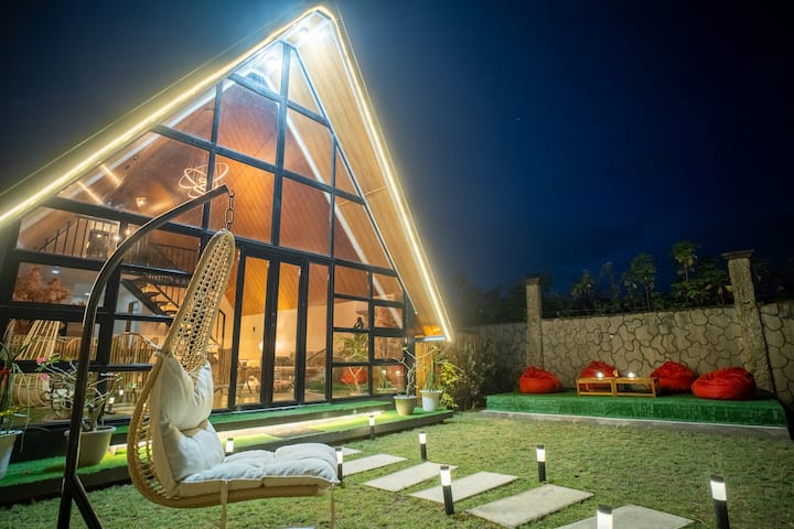 Secluded Smart A-frame Cabin - San Narciso